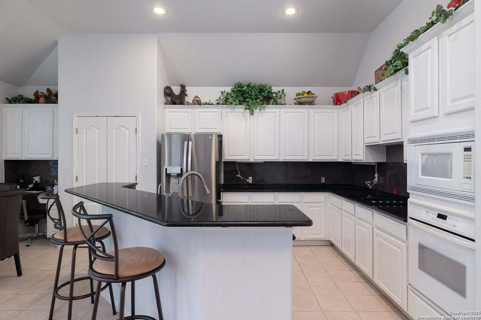 914 Grassy Meadows - The Howell Group