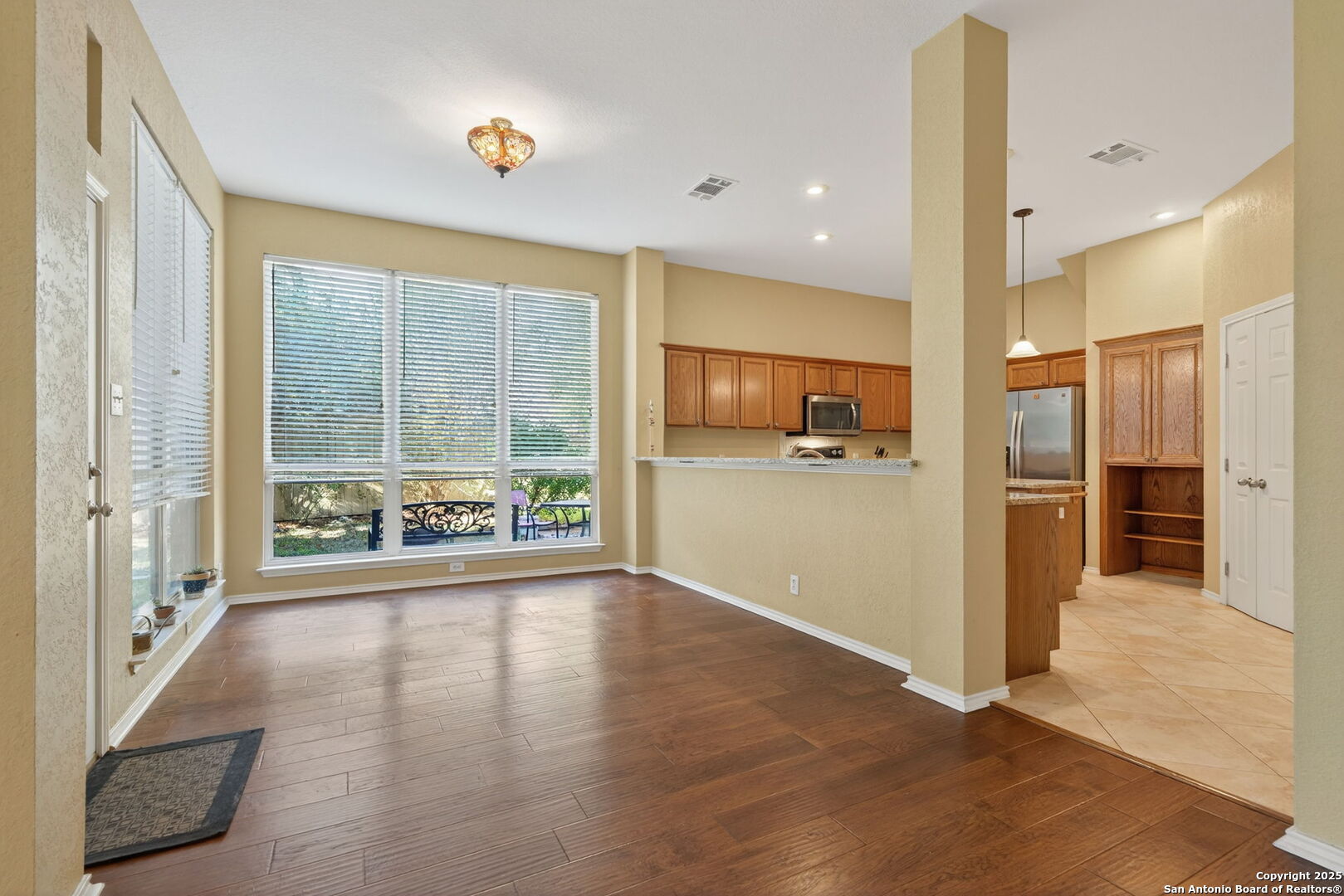 19527 Mill Oak - The Howell Group